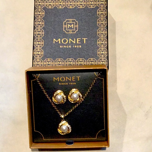 Monet | Jewelry | New Monet Jewelry Collection Issued A Gold Plated ...